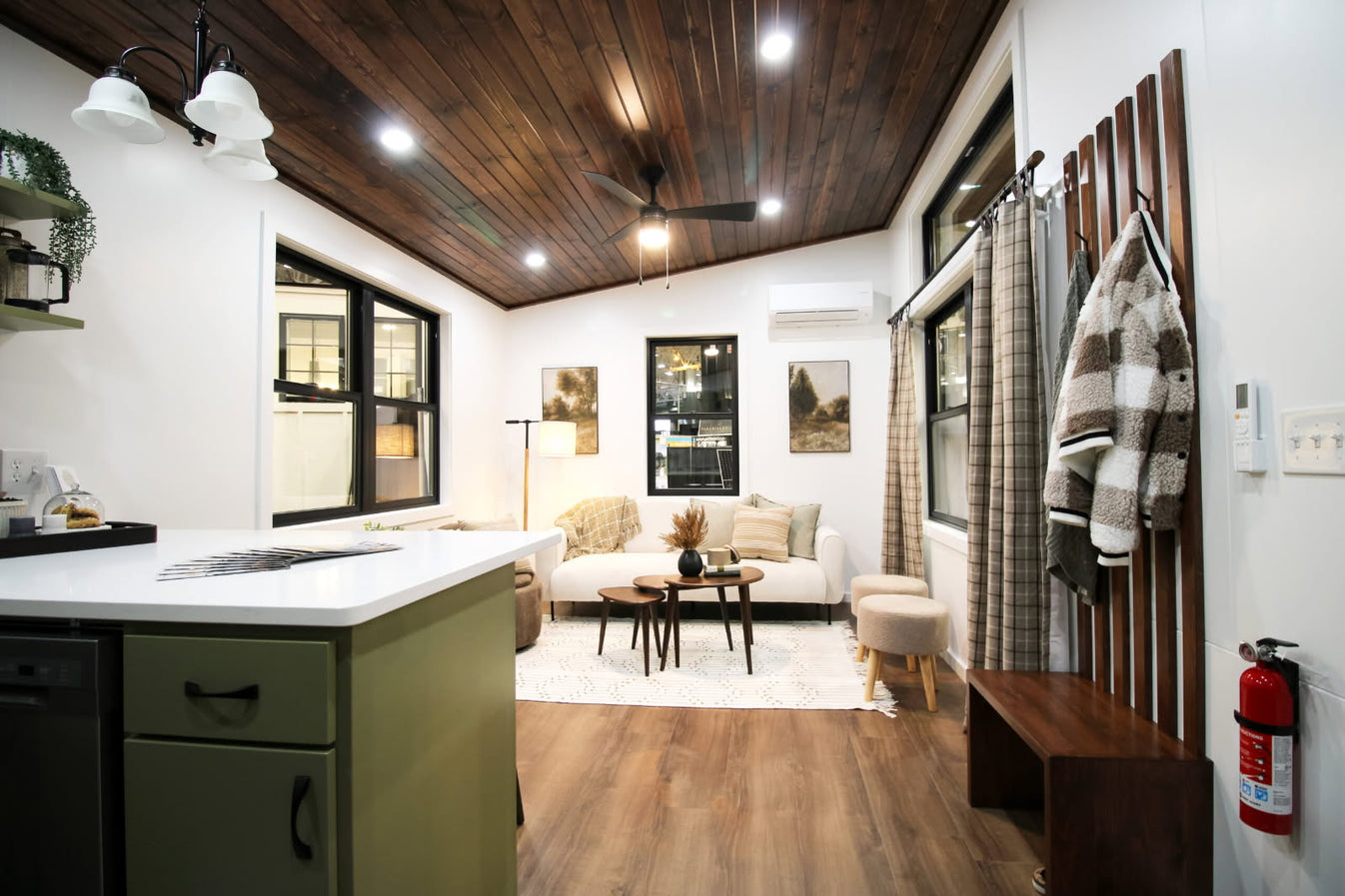 The Rookie Cabin (Offered in 2 bed and 1 bath options) – Amish Built Cabins