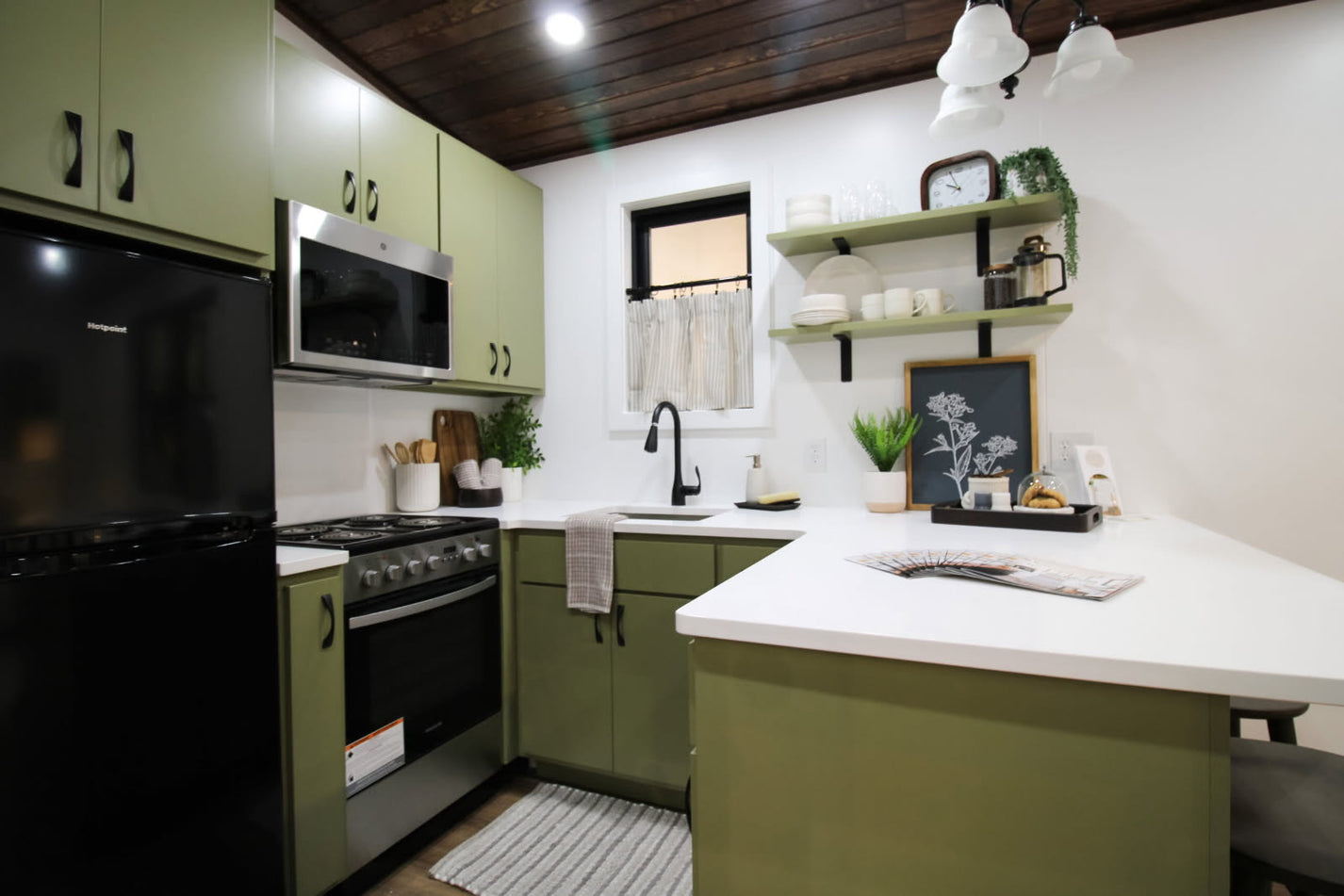 The Rookie Cabin (Offered in 2 bed and 1 bath options) – Amish Built Cabins