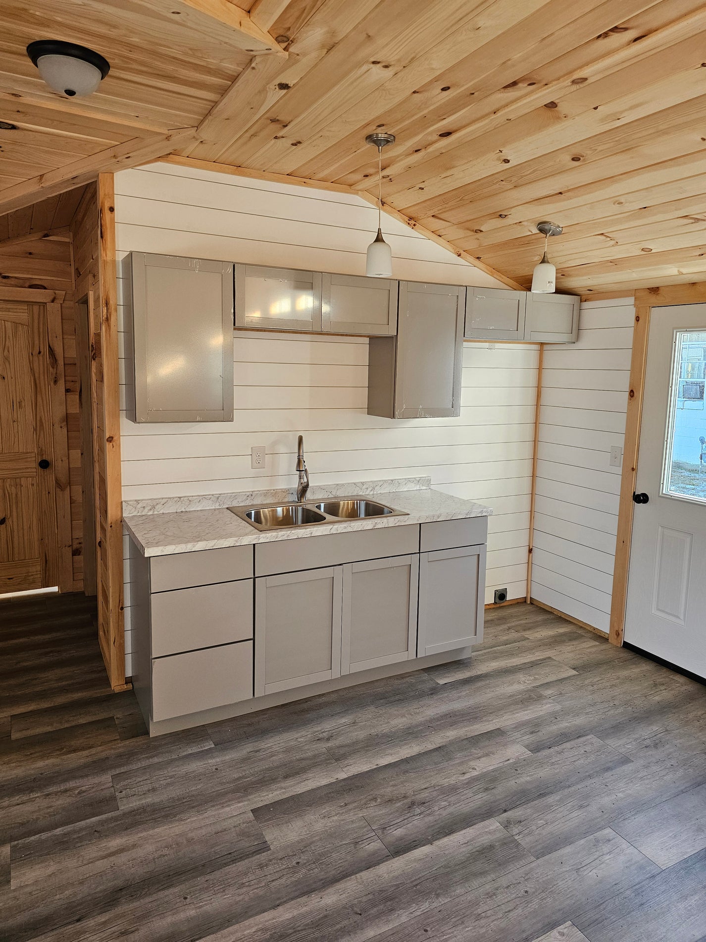 CAPE COD COTTAGE - AMISH BUILT CABIN - AMISH MADE CABIN-CABIN BUILDERS ...