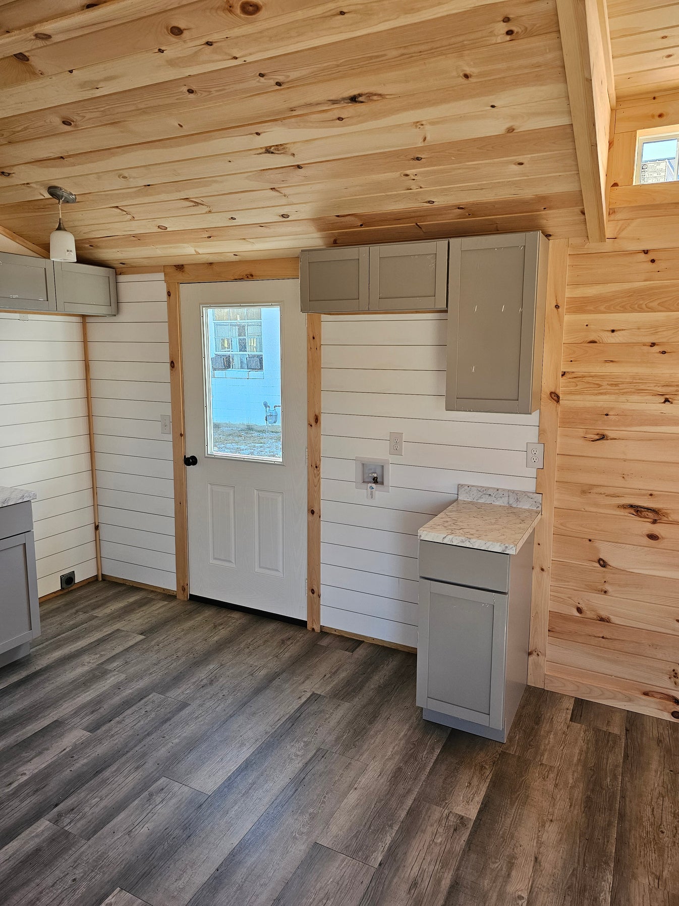 CAPE COD COTTAGE - AMISH BUILT CABIN - AMISH MADE CABIN-CABIN BUILDERS ...