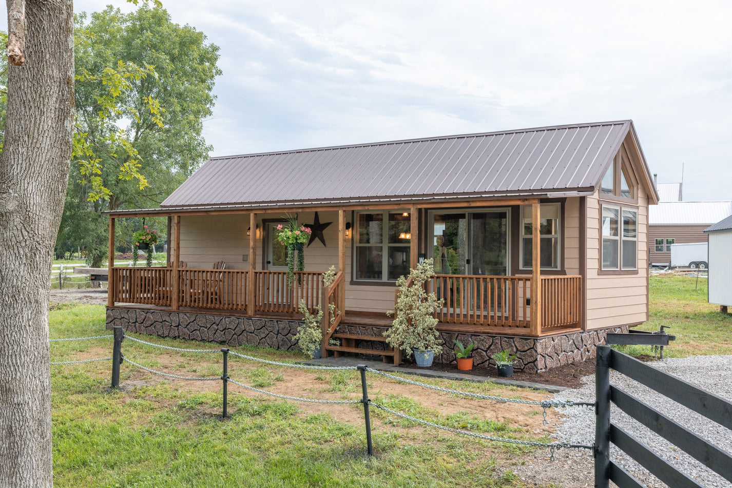 The Bella Park Model RV (Made To Order) – Amish Built Cabins | Modular ...