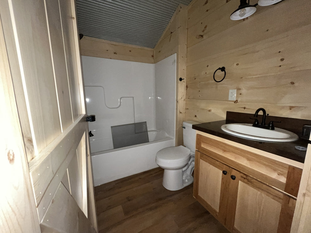 El Poco Loco (1 Bed 1 Bath) 12 by 40 – Amish Built Cabins