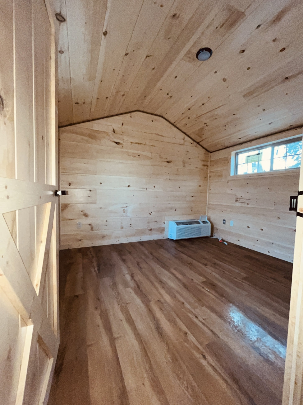 El Poco Loco (1 Bed 1 Bath) 12 by 40 – Amish Built Cabins